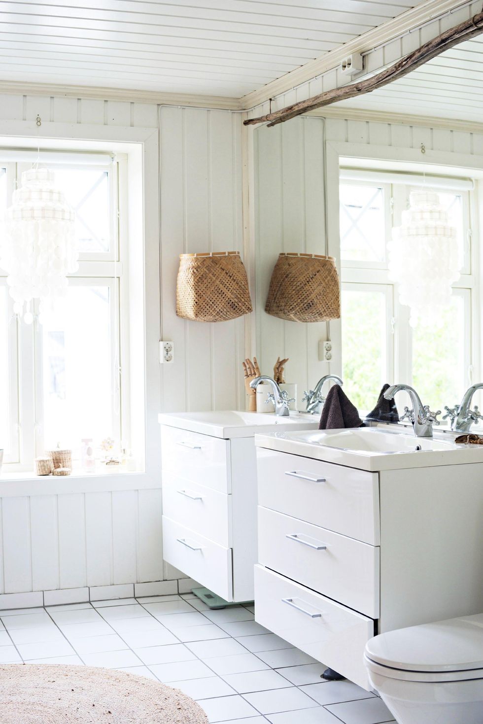 Soothe colors and natural materials