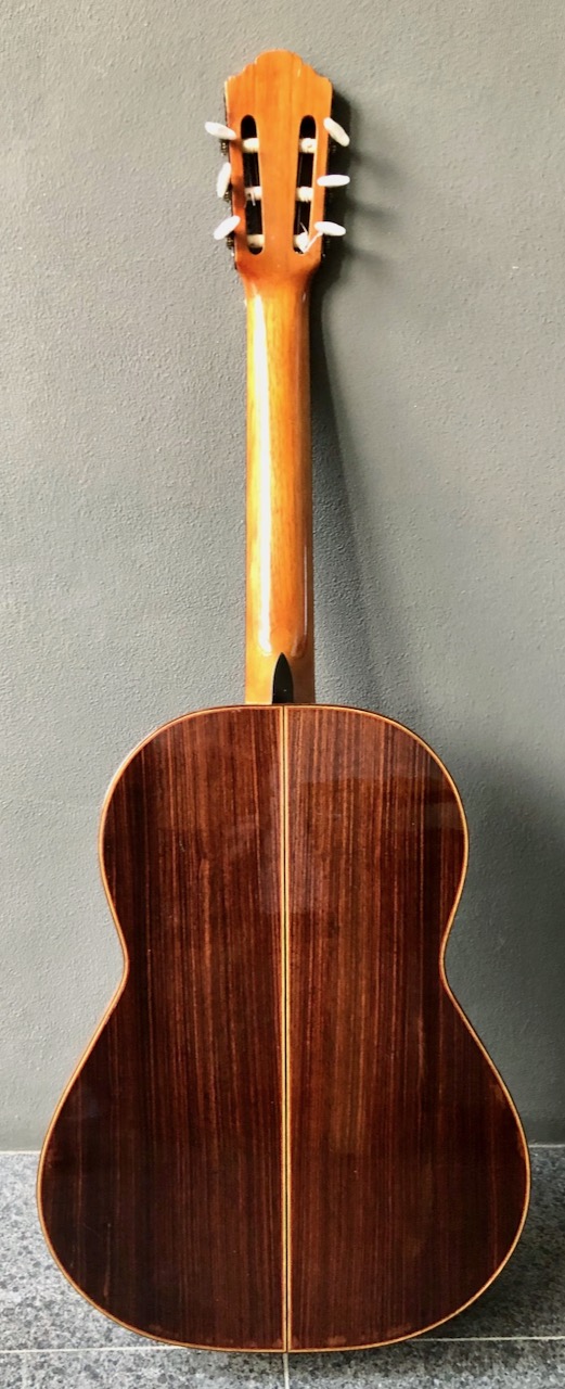 Romantic and old guitars: Juan Estruch Concierto 1 model 1974 / UME ...