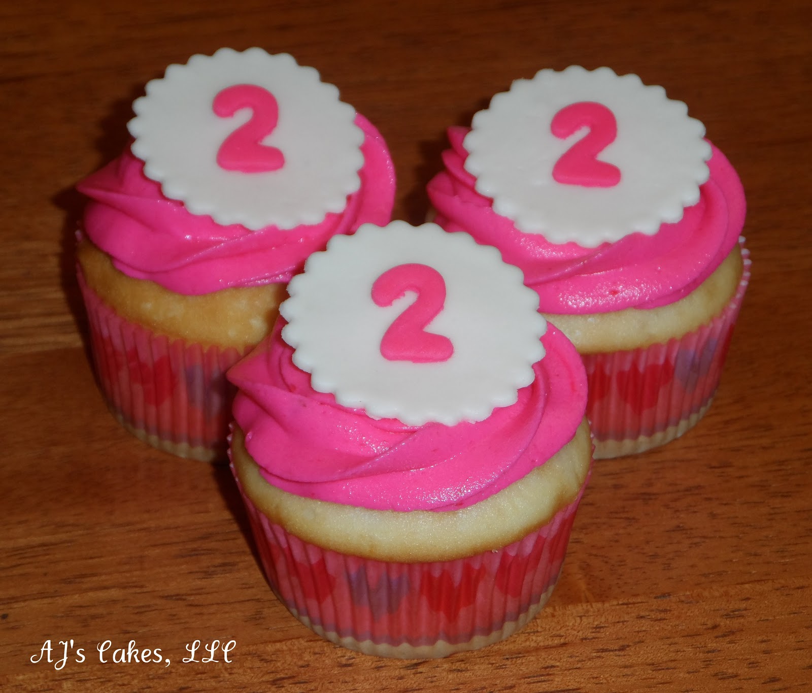 AJ's Cakes: Pink and Blue Birthday Cupcakes