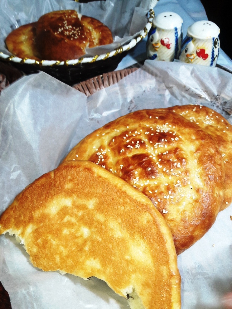 Roghni Naan Recipe - Yummy Traditional