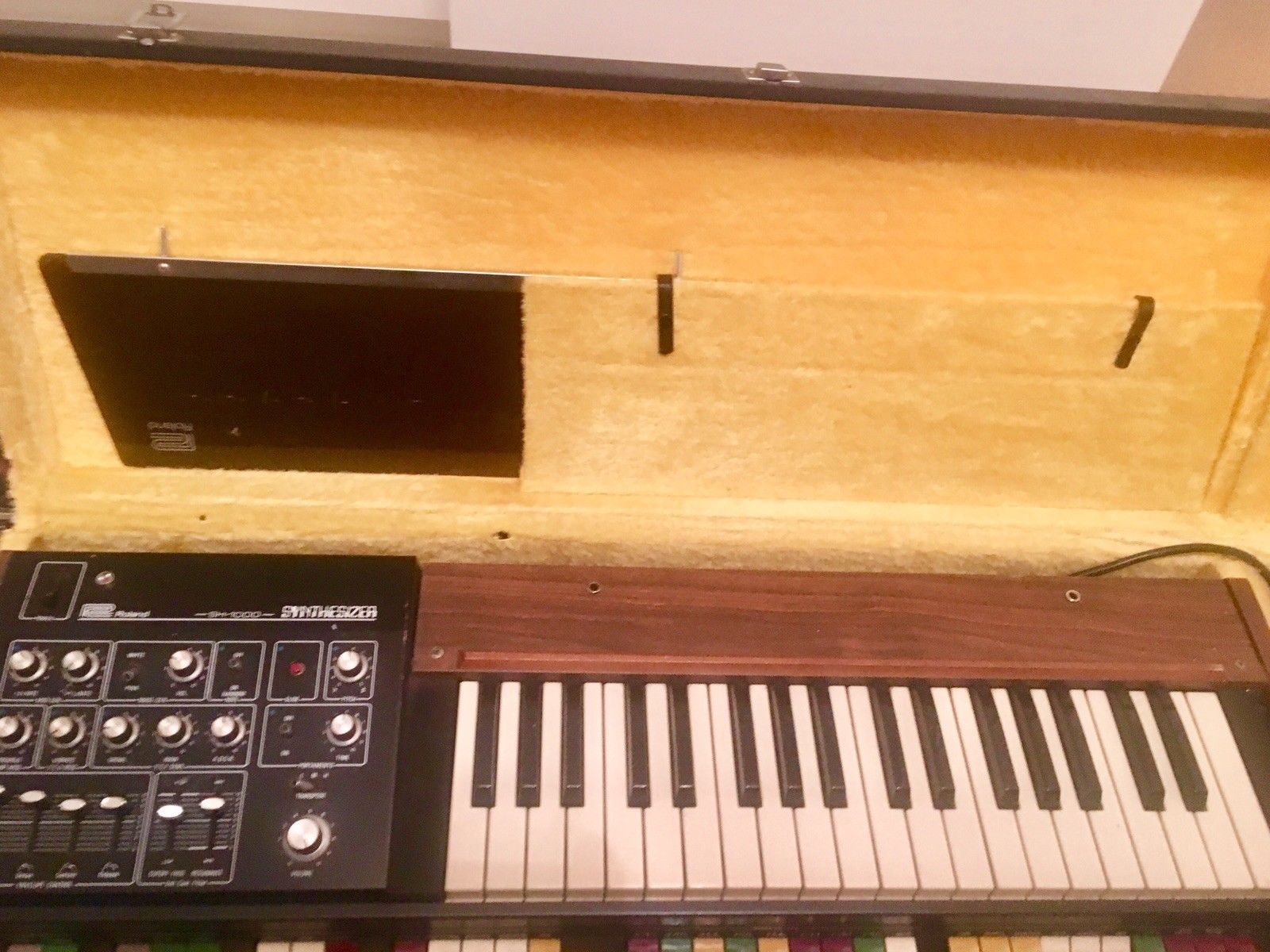 MATRIXSYNTH: Roland SH 1000 Synth in orignal case