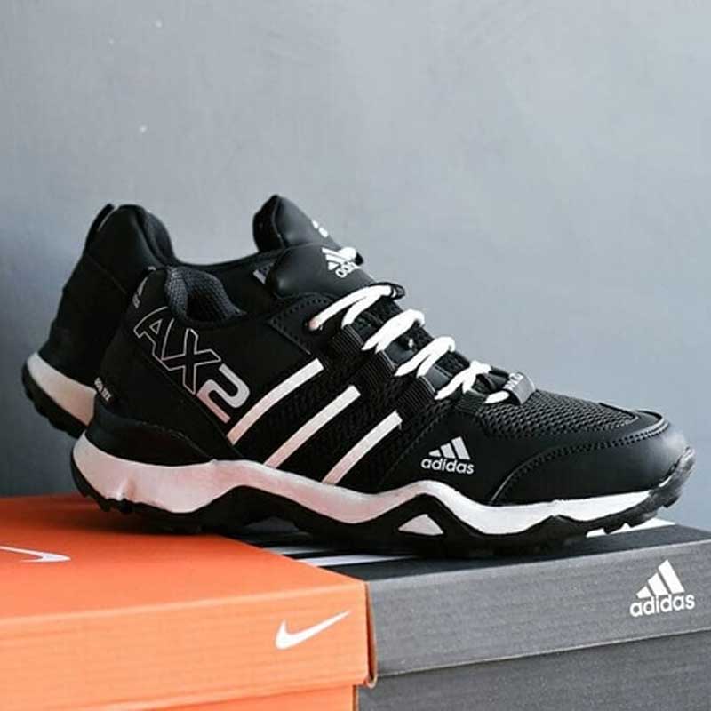 45 Gambar Sepatu Adidas Terbaru Hitam Putih, Sepatu Yang Populer!