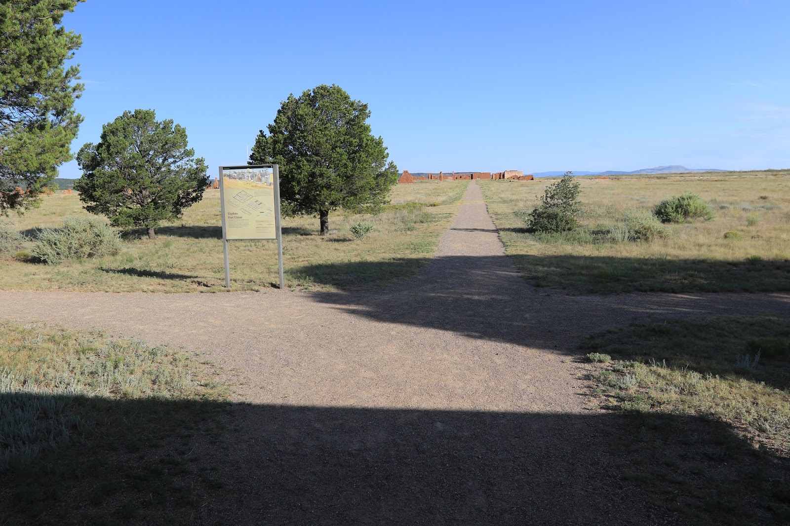 gjhikes.com: Fort Union National Monument