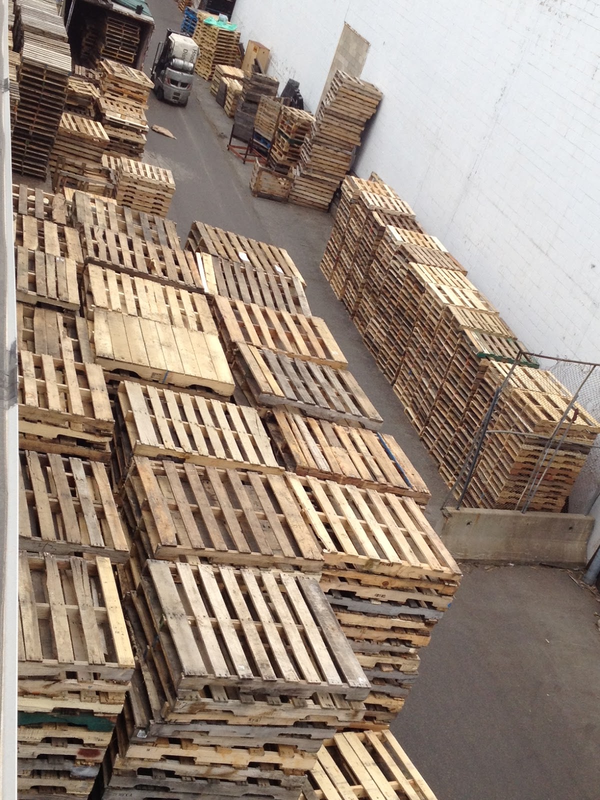 Ruma's Pallet World LLC: Let Ruma's Pick Up Your Old Pallets!