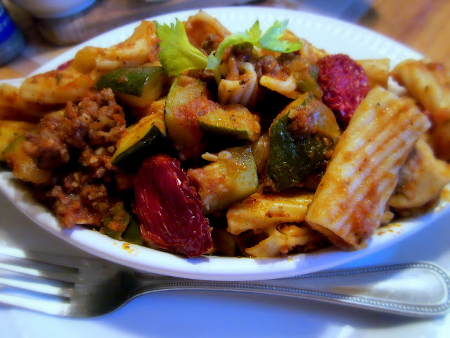 California Girl's Southern Fried Fusion: Verdure di Carne Rigatoni Fornello