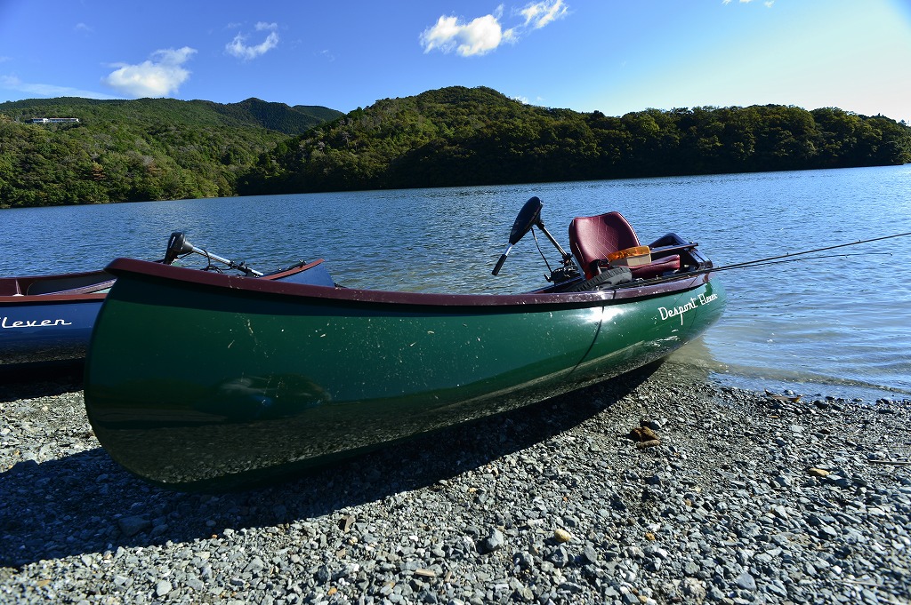 comfortable table: Retrom Canoe Meeting