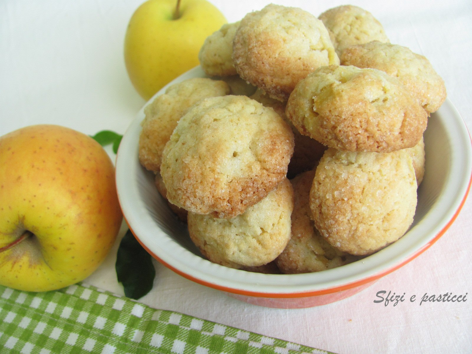Novelo de Arte: Biscoitos de maçã - Perfumados e saborosos estes ...