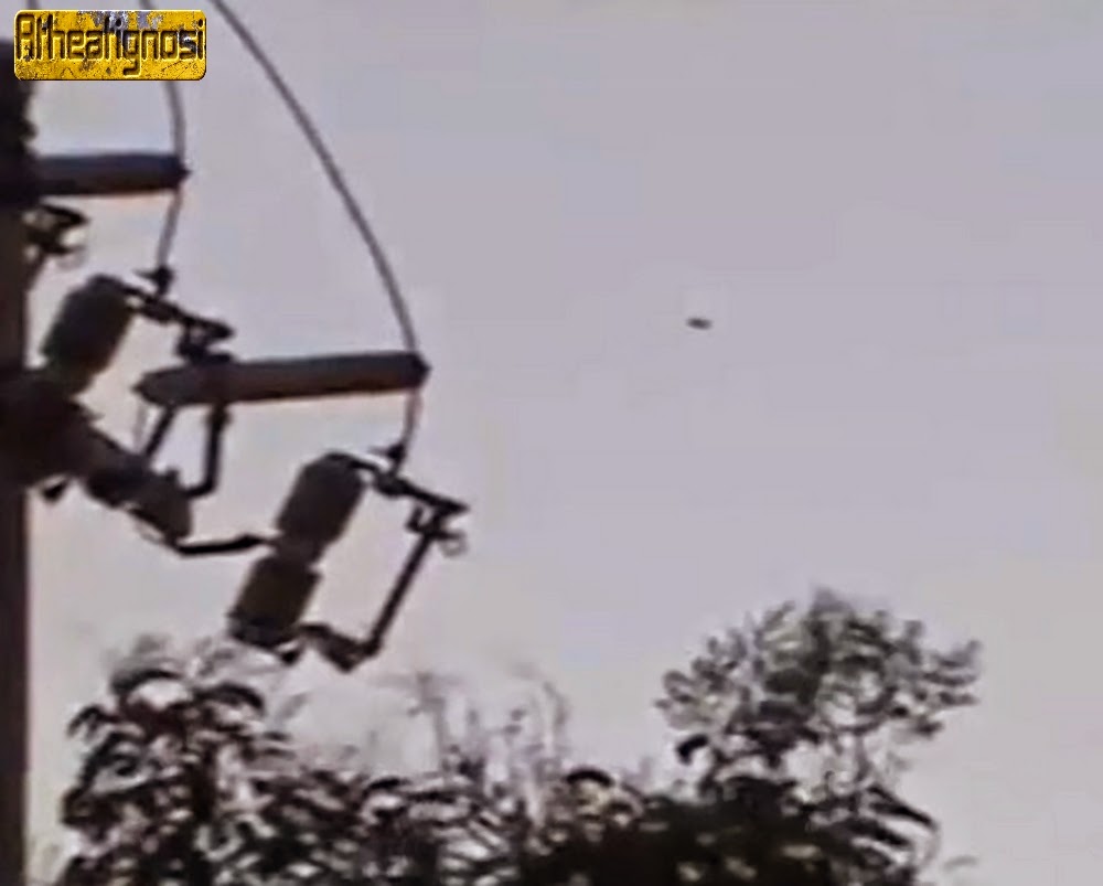 ΤΕΡΑΣΤΙΑ UFO ΜΕΤΑ ΤΟ ΣΕΙΣΜΟ ΠΑΝΩ ΑΠΟ ΤΟ ΜΕΞΙΚΟ - ΣΤΟΛΟΣ ΑΠΟ UFO ΠΑΝΩ ...