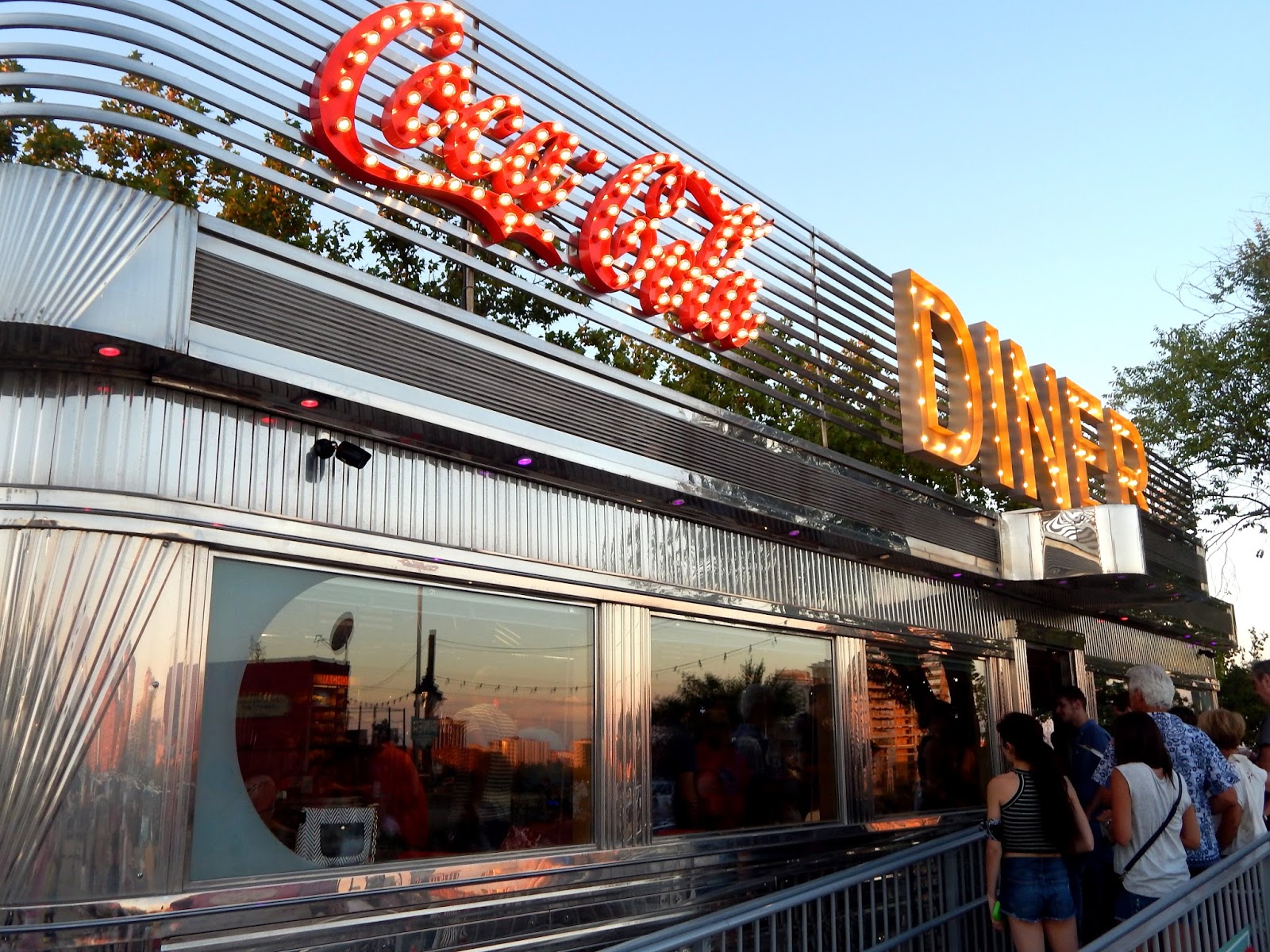 Autocine Madrid Race: Tu coche, tu butaca