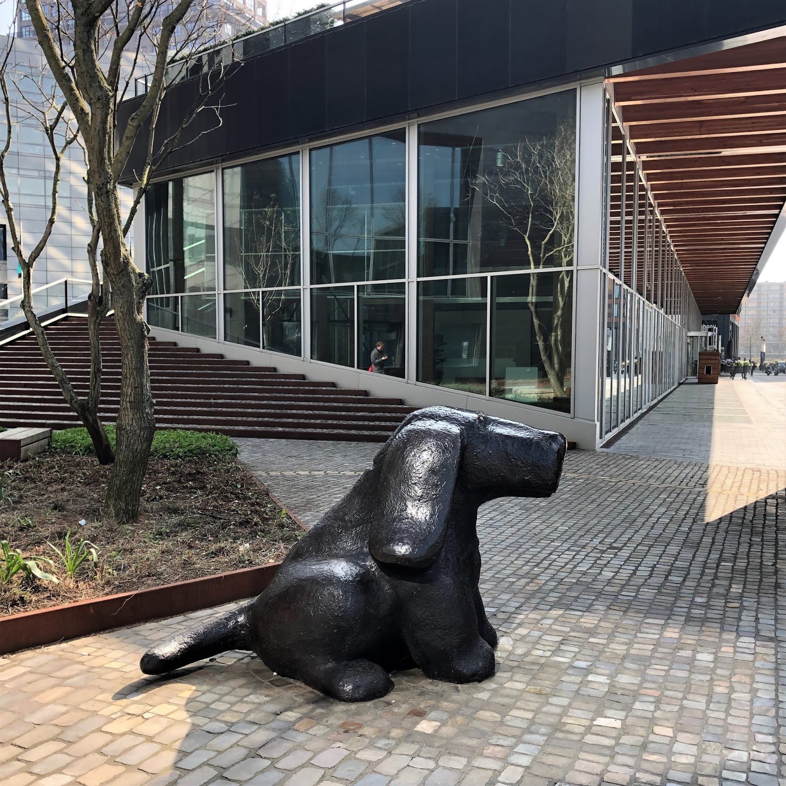 Helen Verhoeven in Circl.ART: de kunstcollectie van de ABN AMRO | agreylady