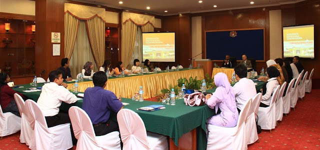 Bill's Excellent Adventures: University of Malaya