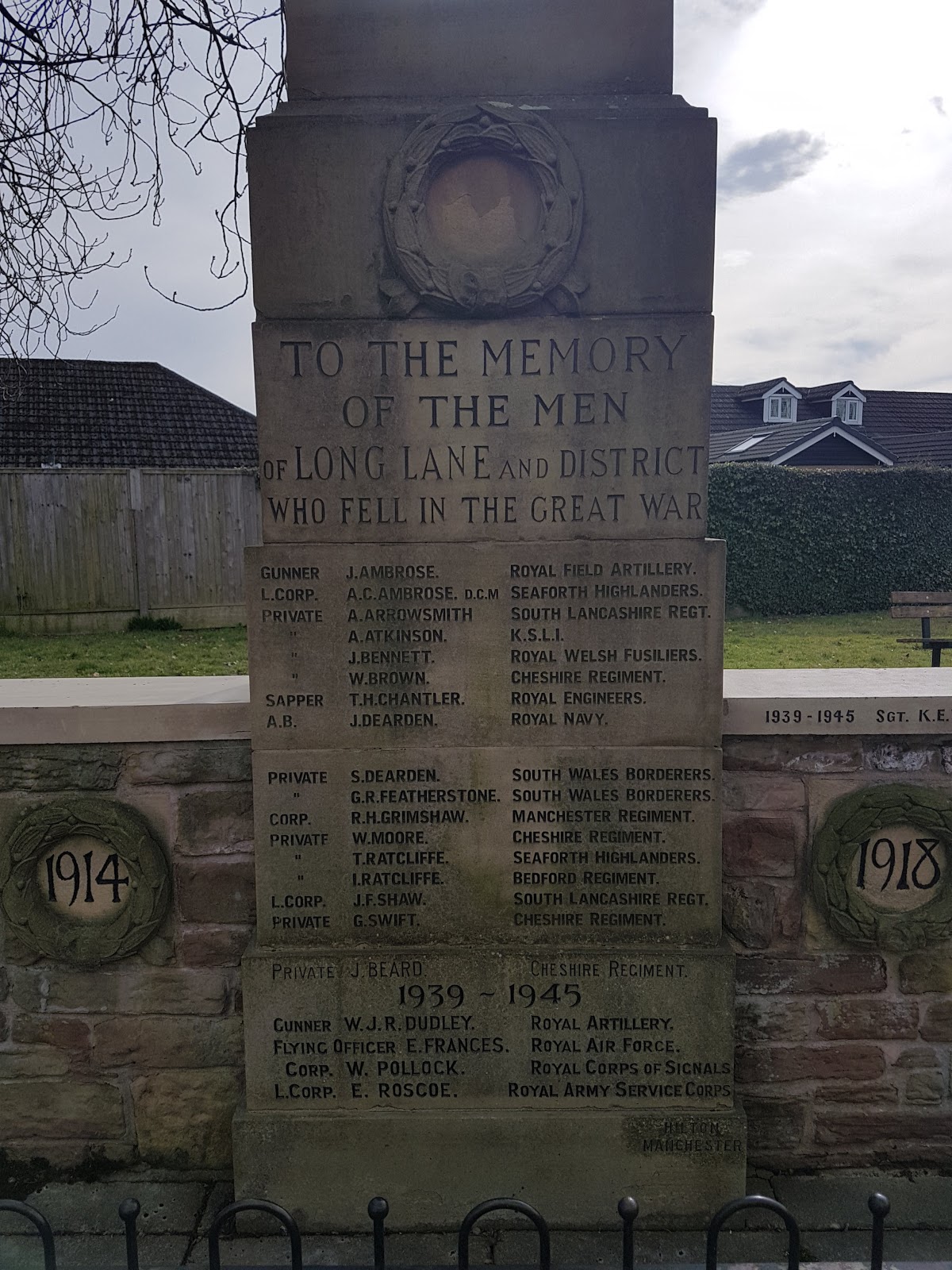 War Graves and Memorials: Long Lane War Memorial