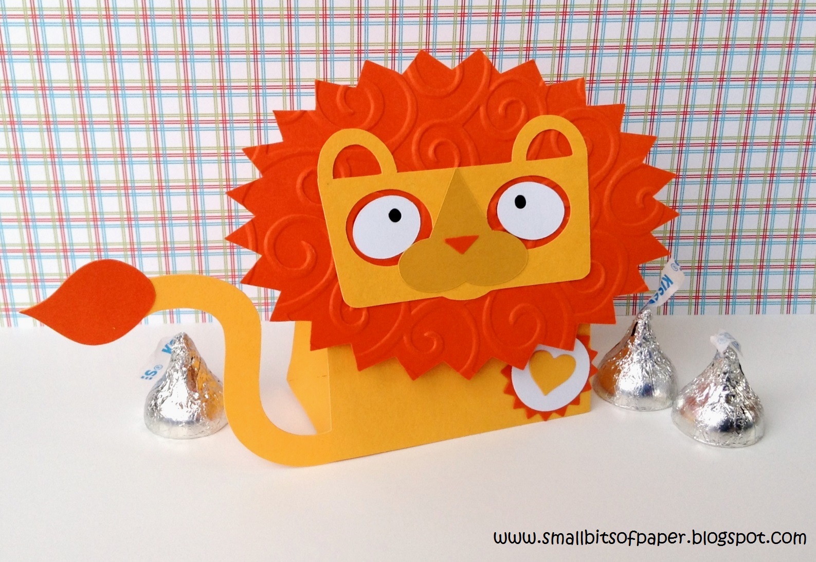 Lion Treat Box | Small Bits of Paper