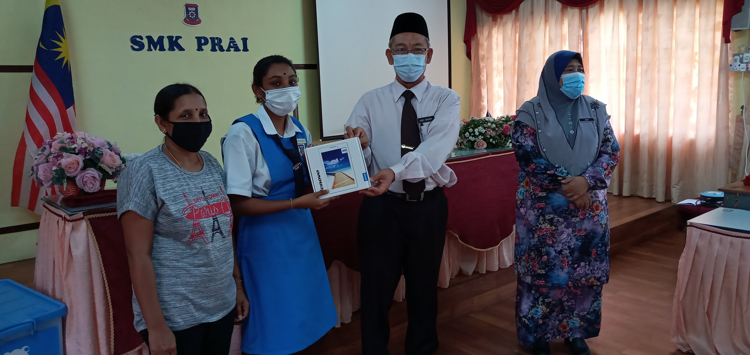 LAMAN BLOG SMK PRAI - PEA 0001: MAJLIS PENYERAHAN TABLET empowerNCER ...