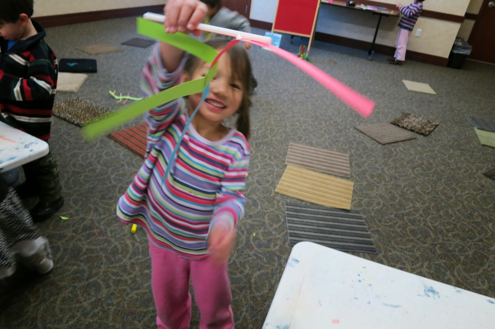 WonderWorks: Straw Flyers : library makers