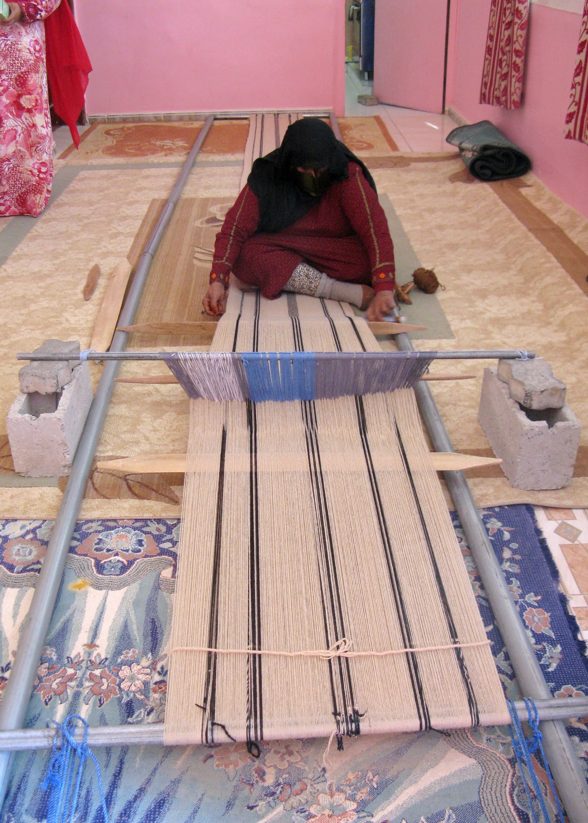 sol y sombra: My visit to a Bedouin weaver
