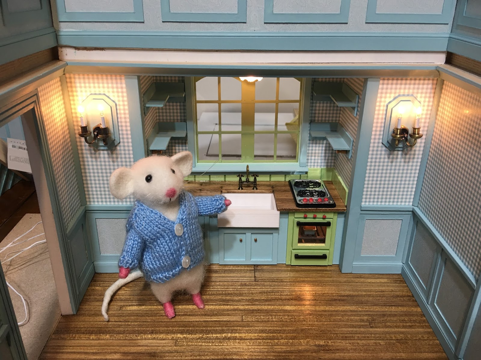 My Miniature Madness: If You Give A Mouse A Kitchen...