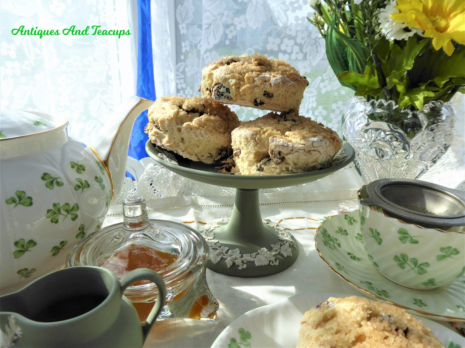 Antiques And Teacups: Irish Shamrock Tea Tray For St. Patrick's Day