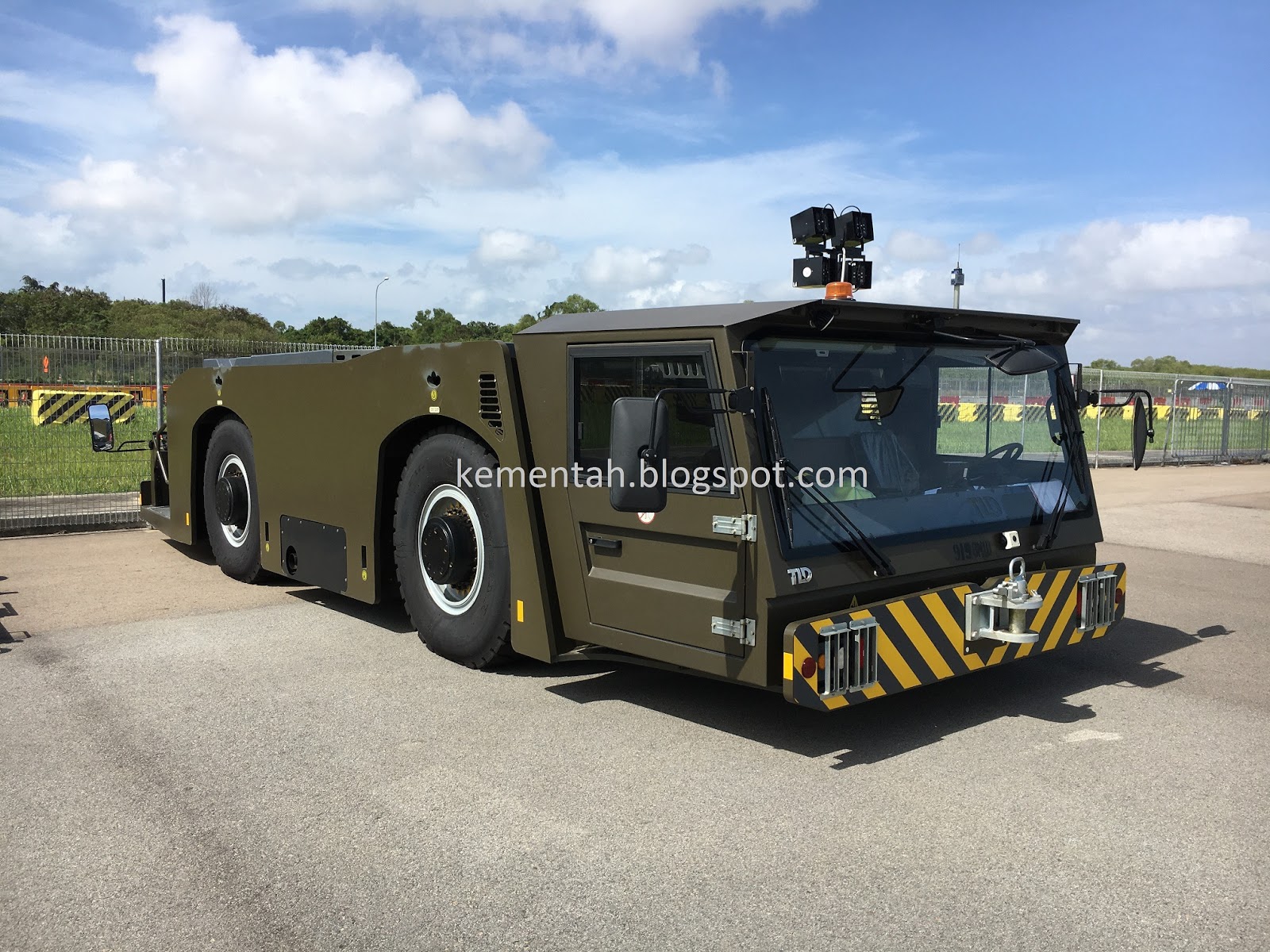 Senang Diri: Circuit breaker Day 28 pix: Republic of Singapore Air ...