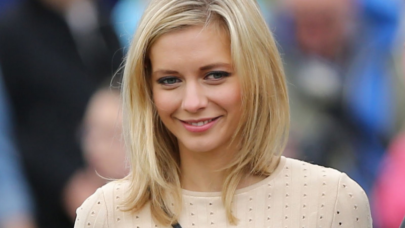 Rachel Riley Wallpapers: Rachel Riley - Puppy Awareness Event