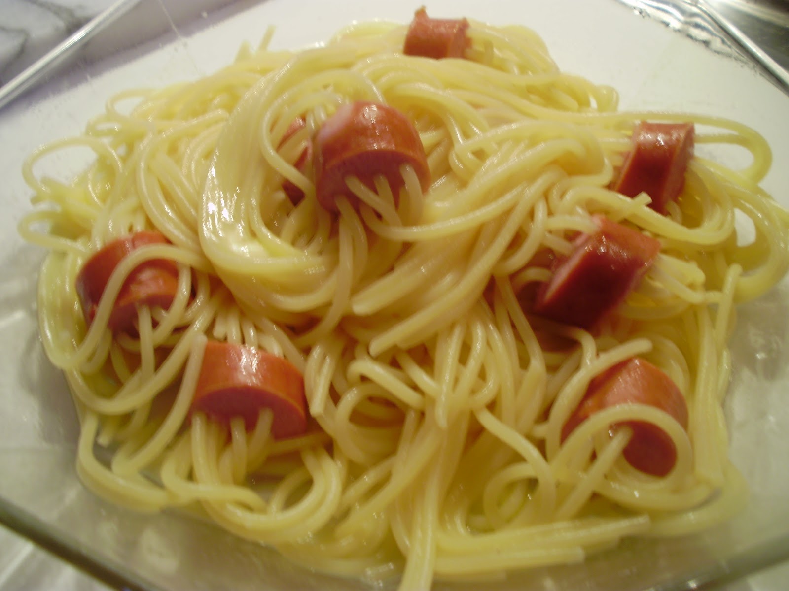 La cuoca in viola: Spaghetti wienerlosi