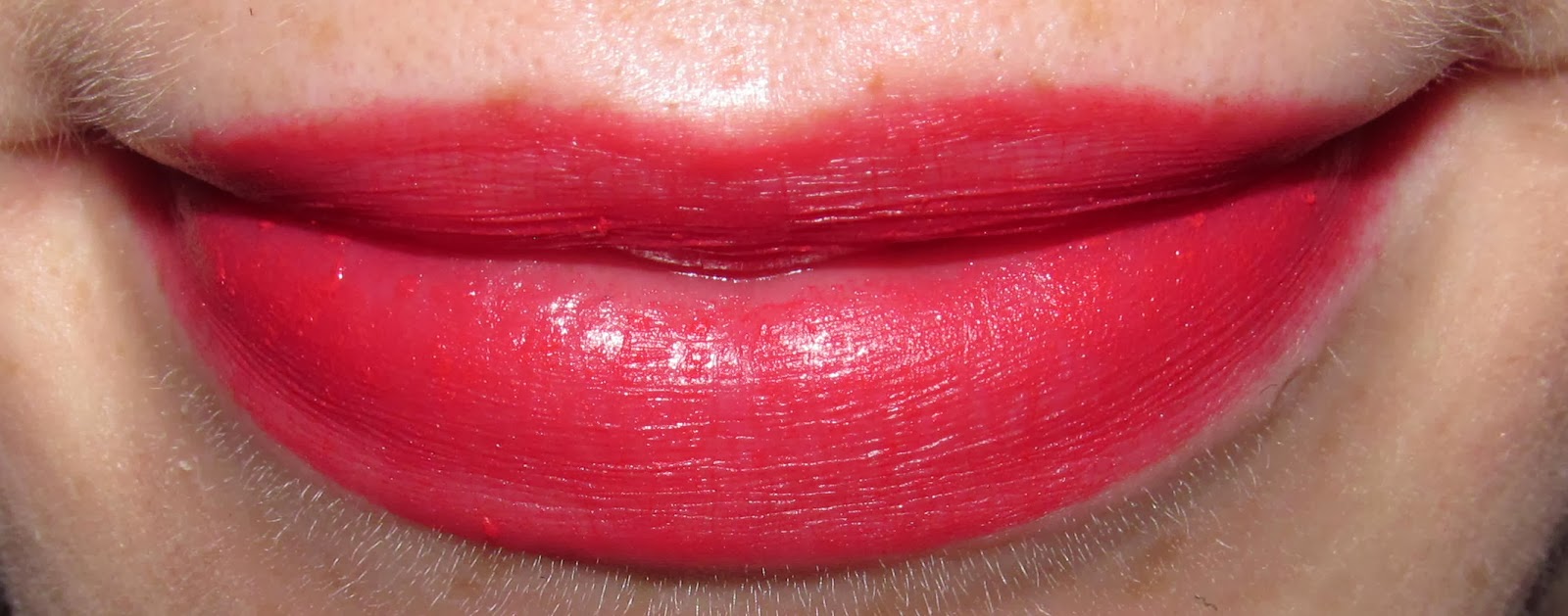 Glazed Over Beauty: L'Oreal La Lacque and Le Matte Lipsticks