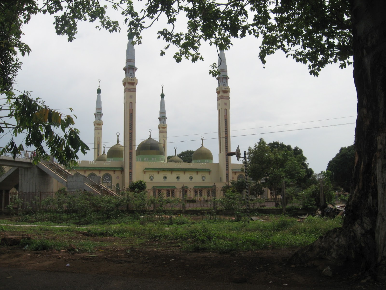 Welcome to the Islamic Holly Places: Conakry Grand Mosque (Conakry) Guinea