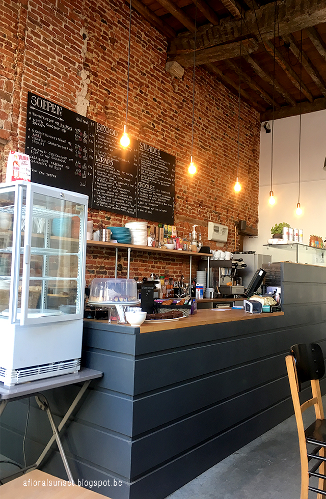 A Floral Sunset: Hotspot: Goesting.