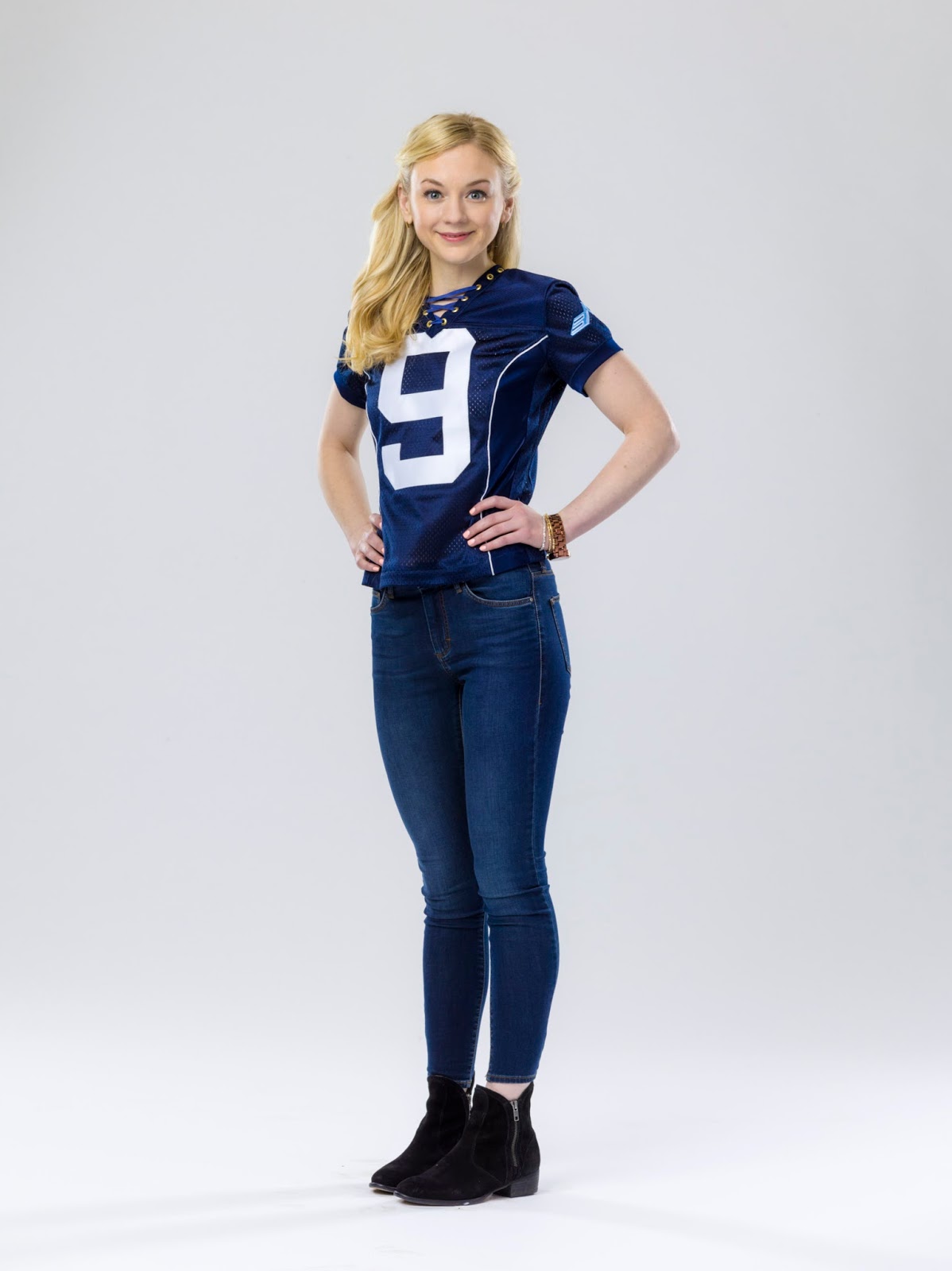 Love on the Sidelines - Movie Review | ItsShelbyMariee