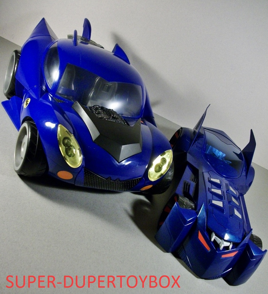 Super-DuperToyBox: Power Attack Total Destruction Batmobile