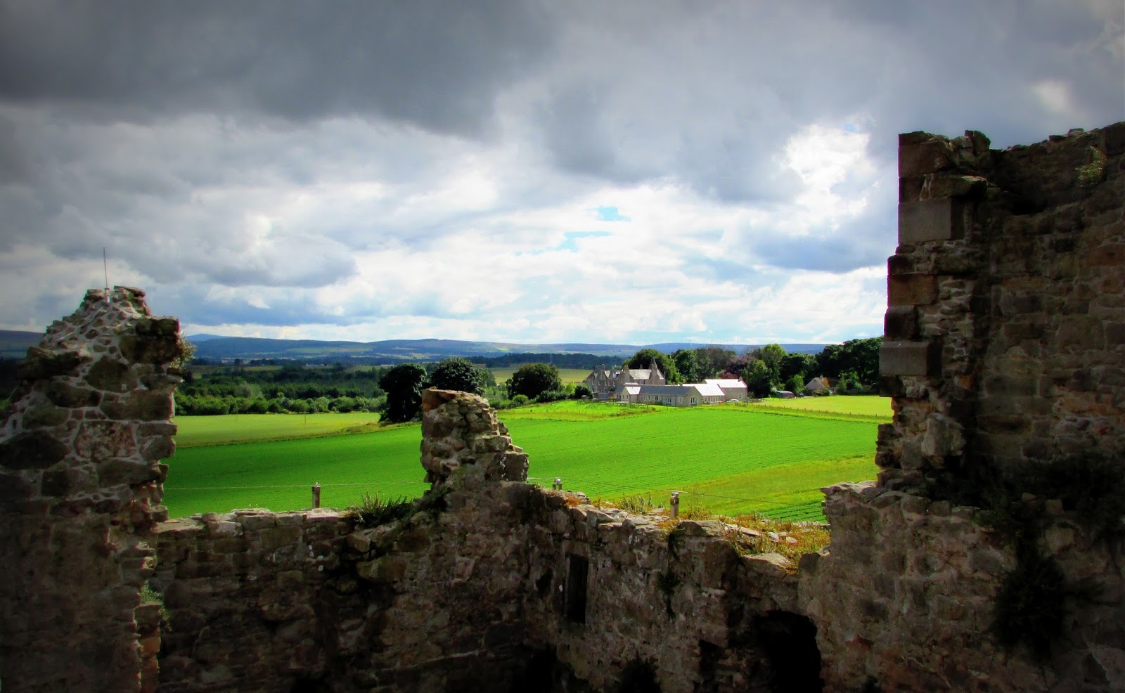 Montreal Simon: Stephen Harper and the Crumbling Con Castle