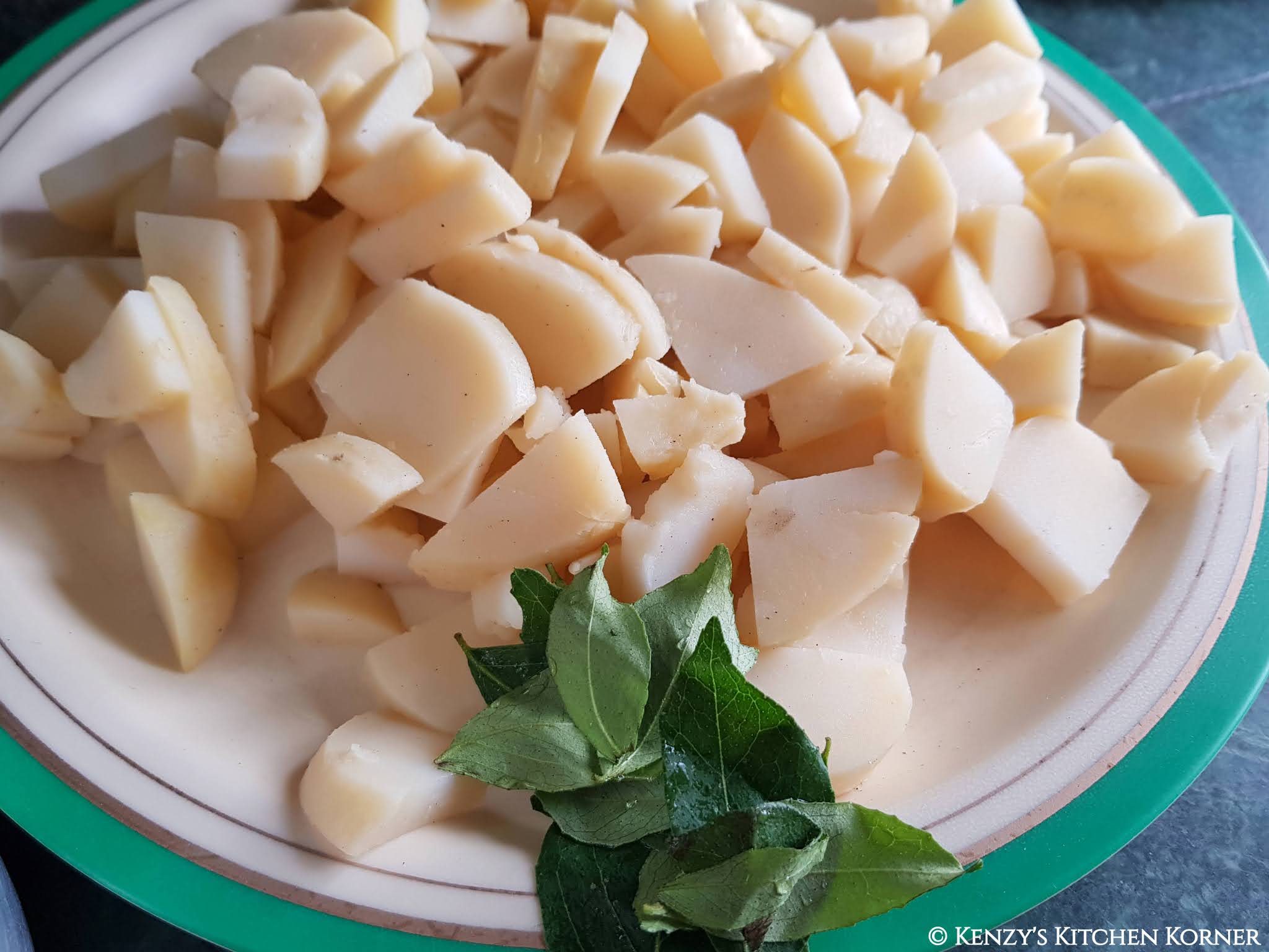 Kenzy's Kitchen Korner... : Parsi Style Kharo Safed Papeto & Papeta Par Edu