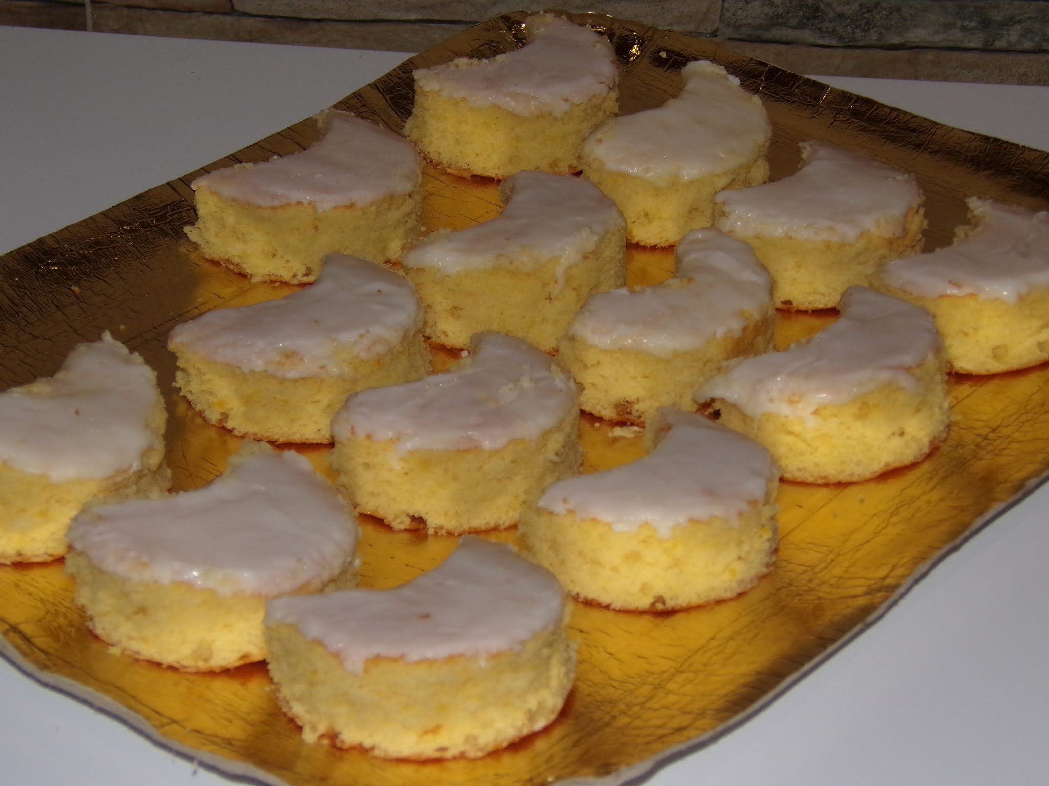 Domowe ciasta i obiady: Cytrynowe Księżyce