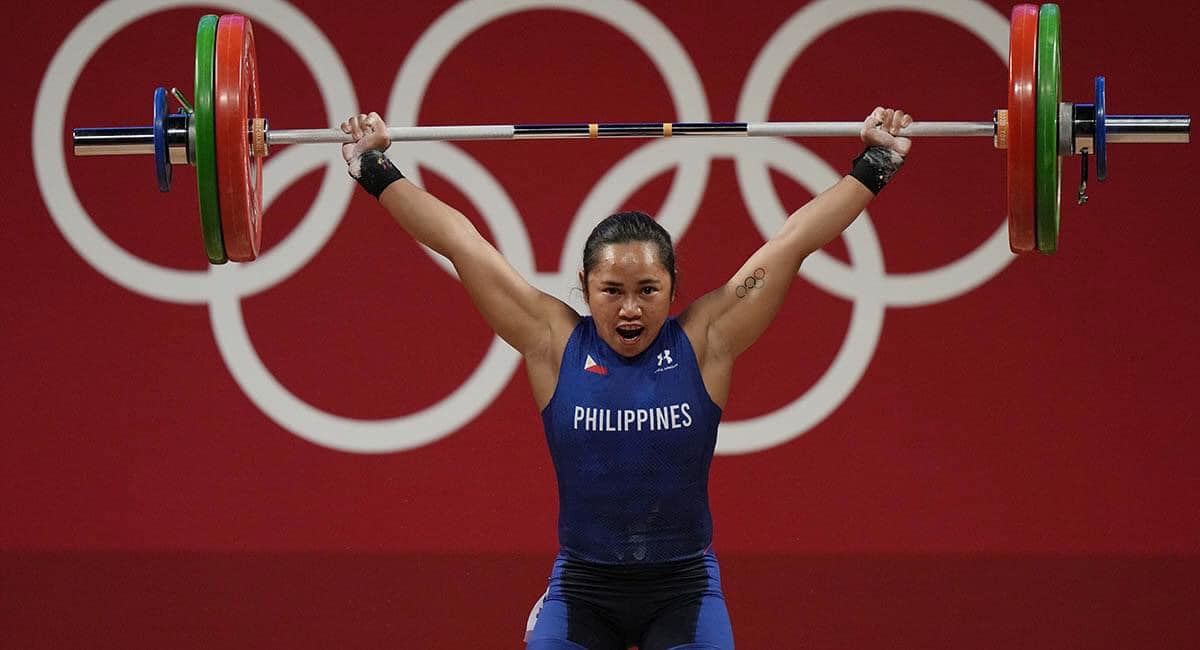 Filipina weightlifter Hidilyn Diaz wins first-ever Olympic gold for ...