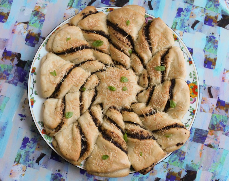 Food Lust People Love: Cheesy Tomato Tapenade Party Bread #BreadBakers