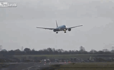 Ang Eroplano sa Flight - MyDok Tech™