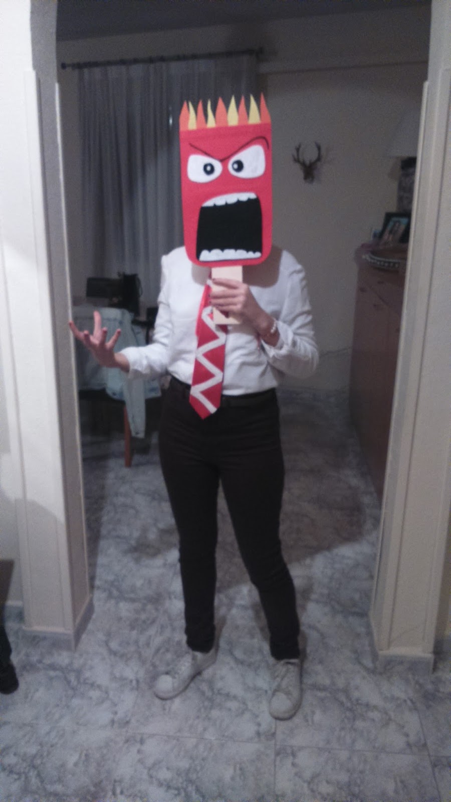 Where the creative things are.: Disfraz furia Inside Out