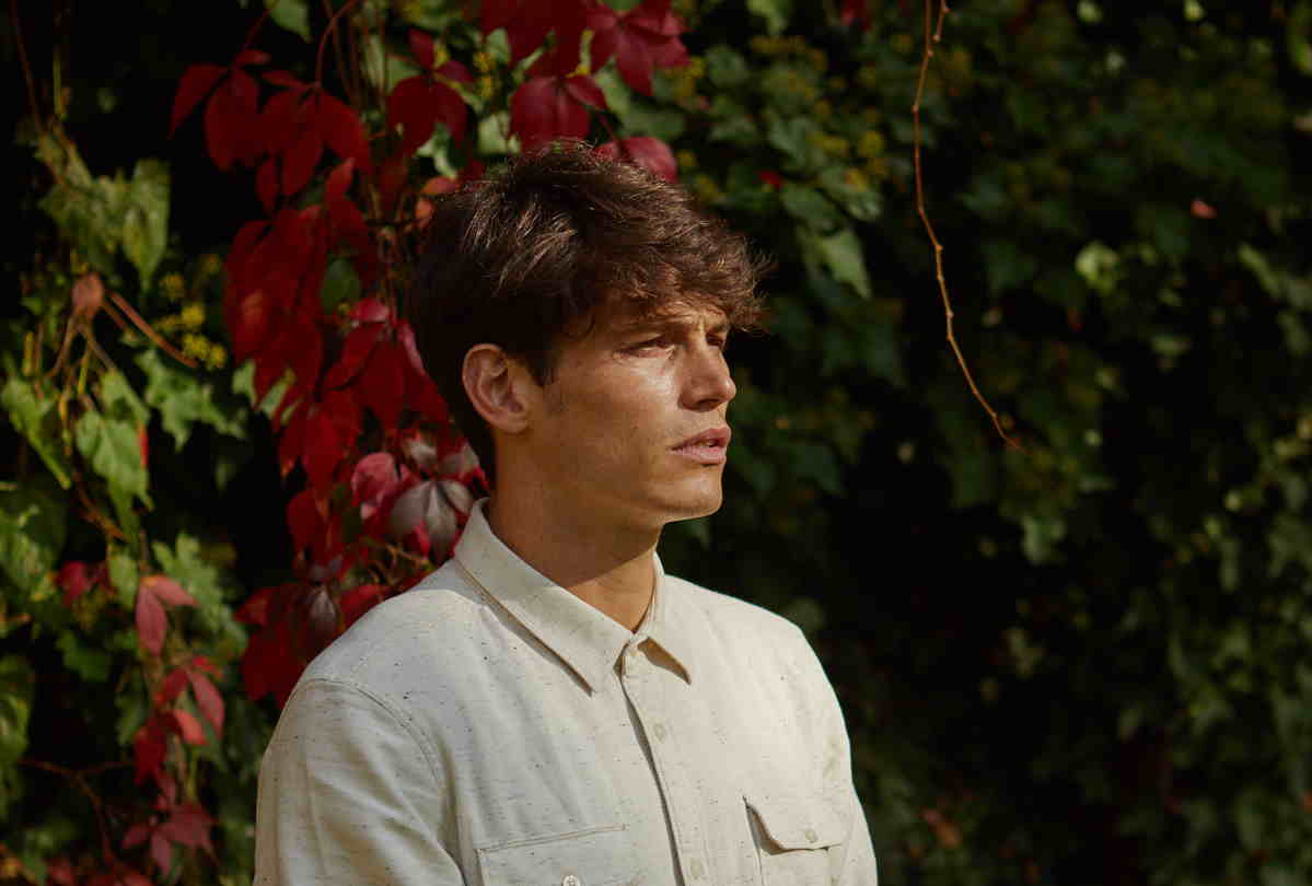 Sam Way returns with new single "Can't Wait To Meet You"