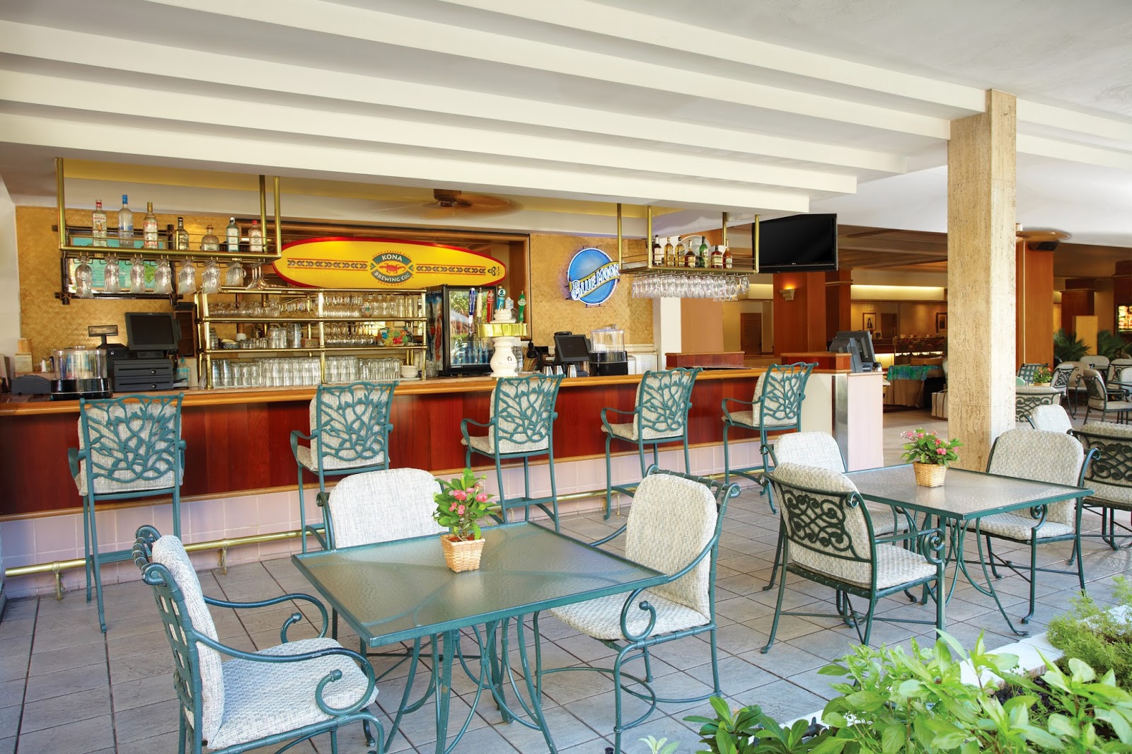 Hawaii Mom Blog: Top 10: Reasons Why I Booked a Kama`aina Staycation at ...