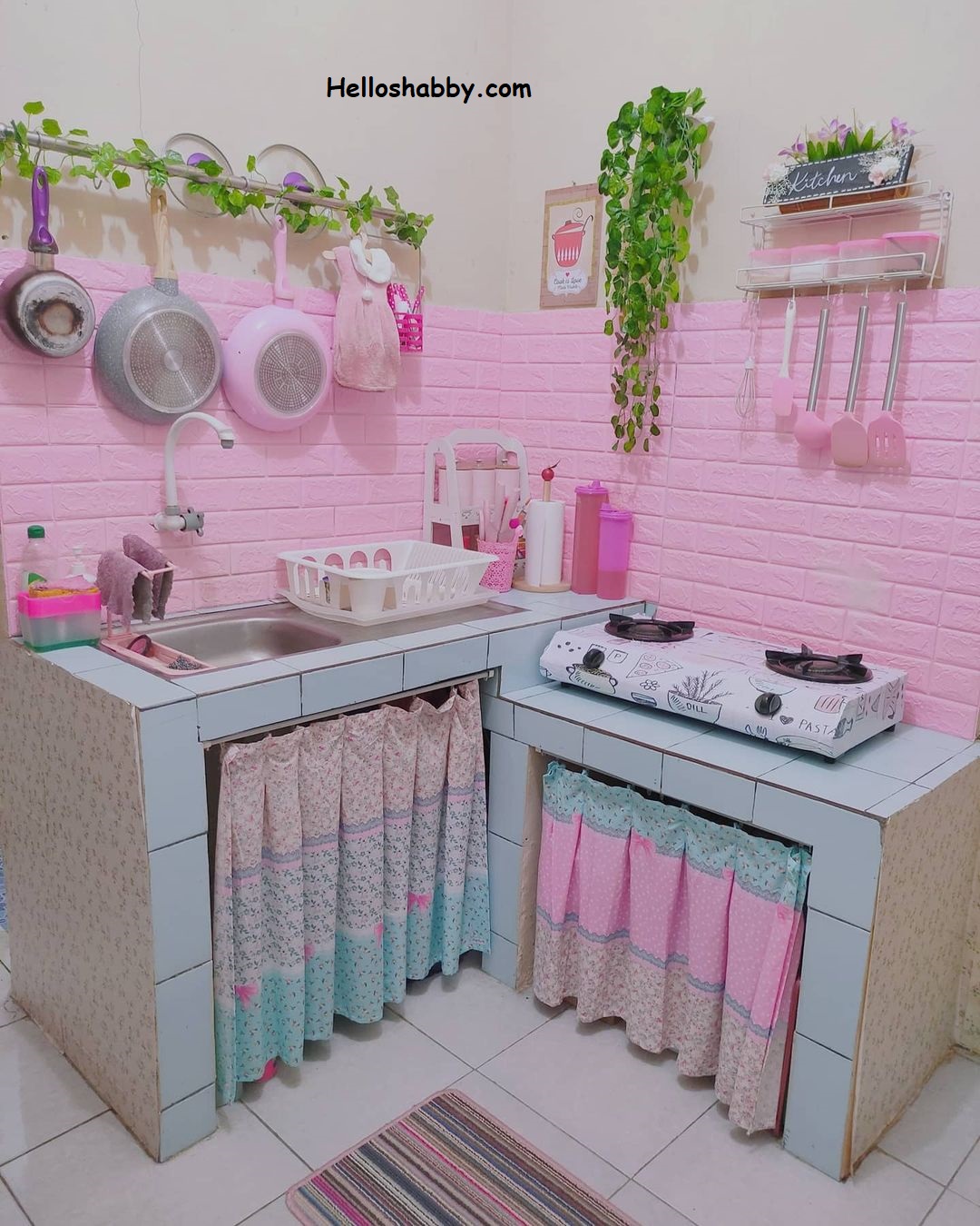 Desain Cantik, Inspirasi Dapur dengan Gorden Untuk Kolong Dapur yang Terlihat Rapi ~ HelloShabby ...