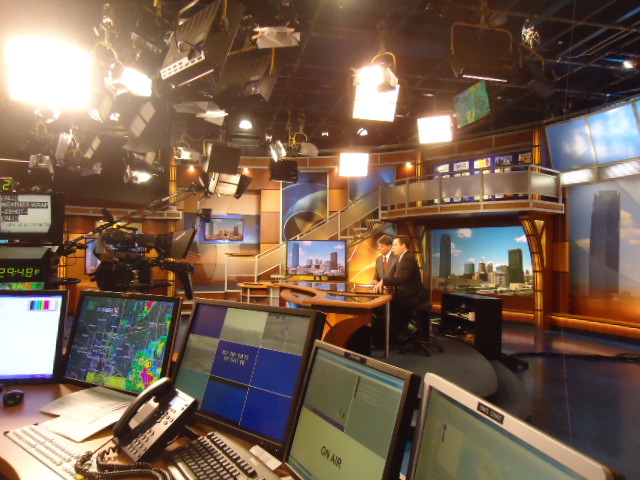 Homeschool On the Range: Learning to Read the News + Journalism Field Trip