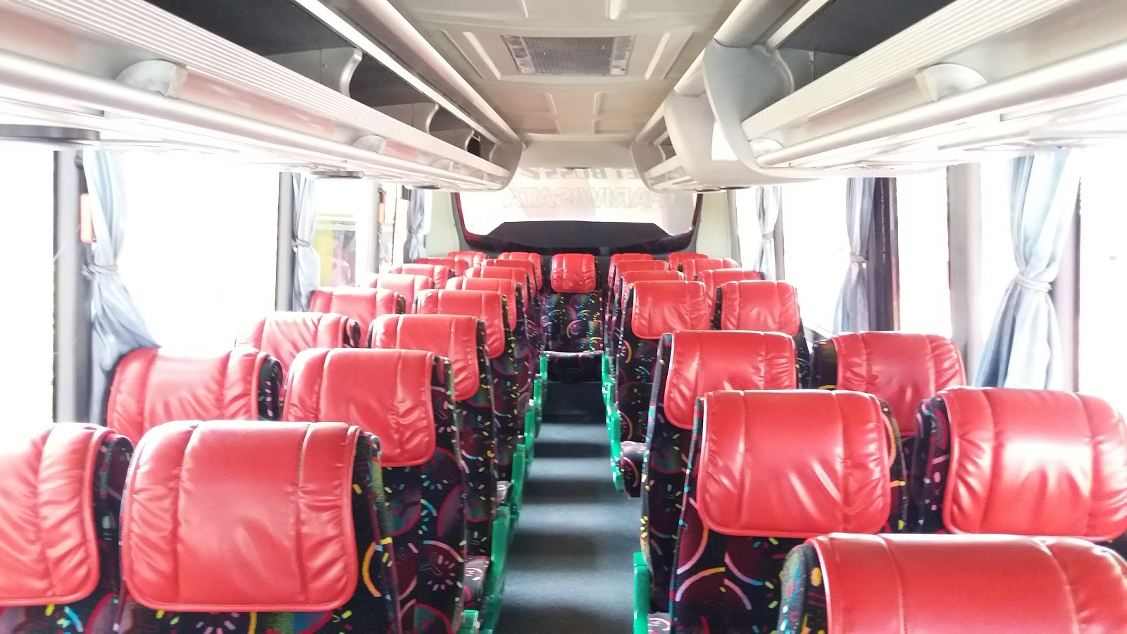 RENTAL BUS MEDIUM SEAT 31 ~ WIFIRT4