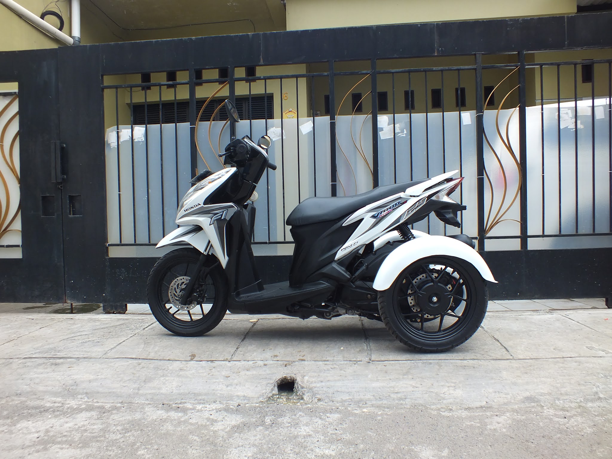 Oracle Modification Concept: Honda Vario125 Roda tiga Minimalist ...
