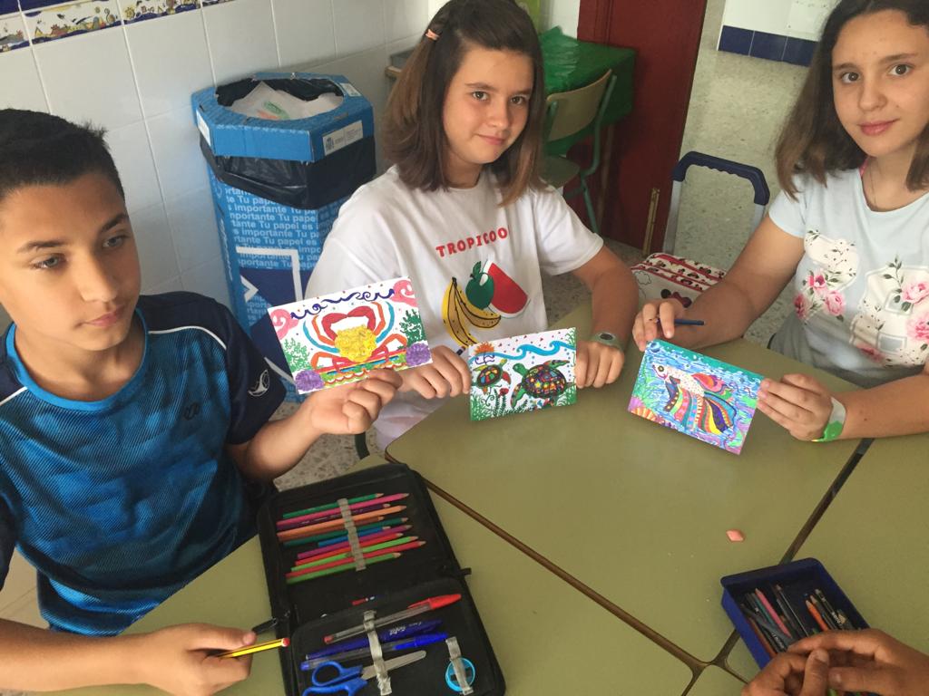 OUR ENGLISH CLASS: Writing postcards