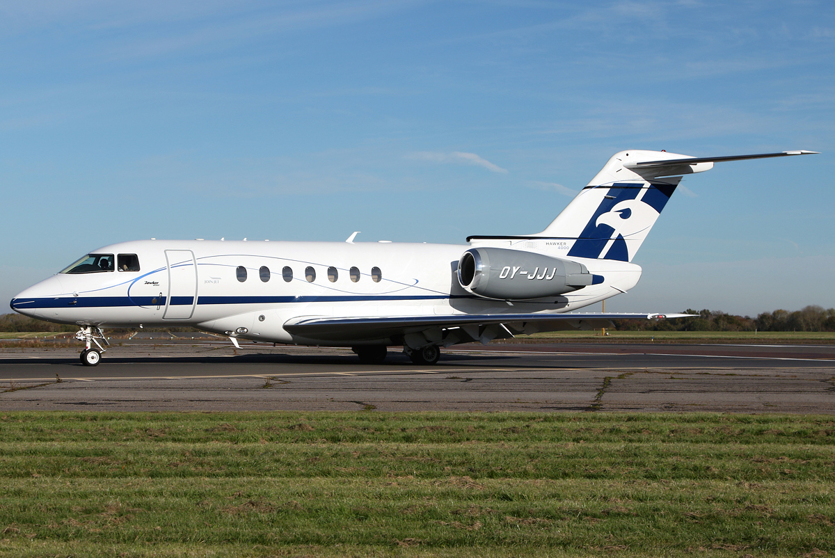 LONDON BIGGIN HILL AIRPORT EGKB/BQH IMAGES by Terry Wade