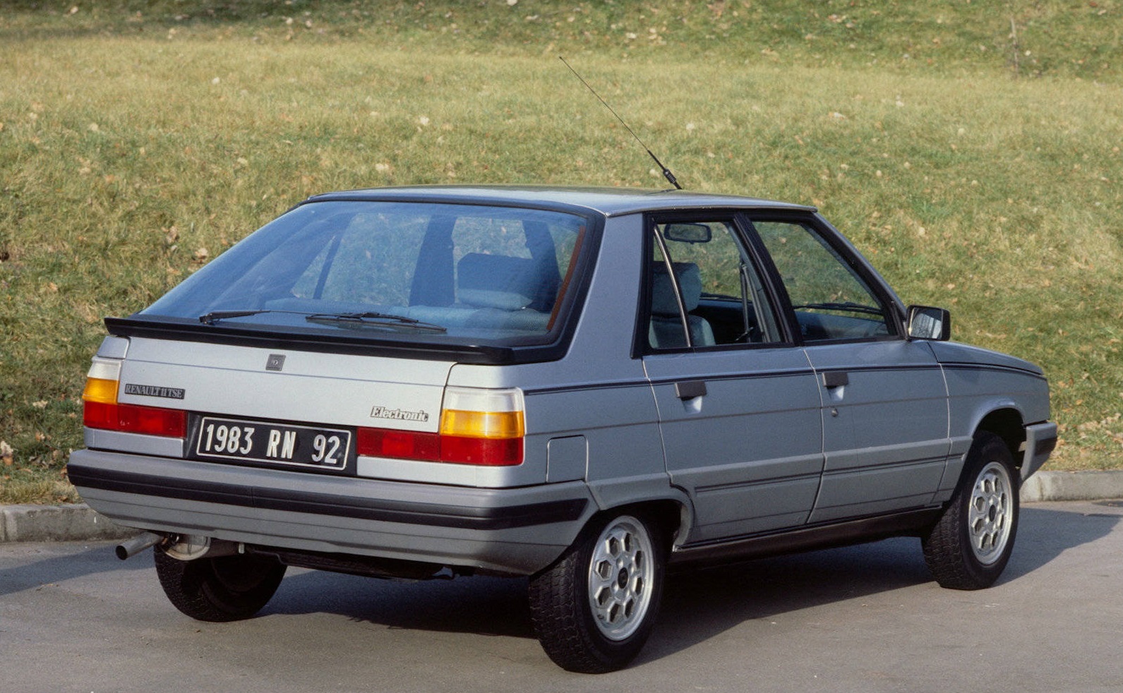 ZONA RÁPIDA: RENAULT 11 ELECTRONIC, "LA VOZ"