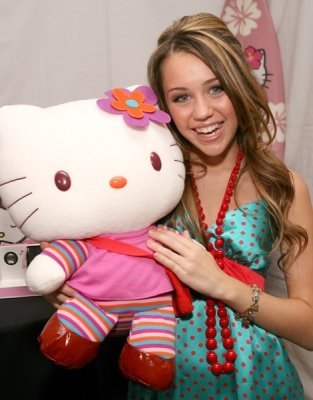 FUTILE THINGS: CELEBRIDADES USANDO HELLO KITTY