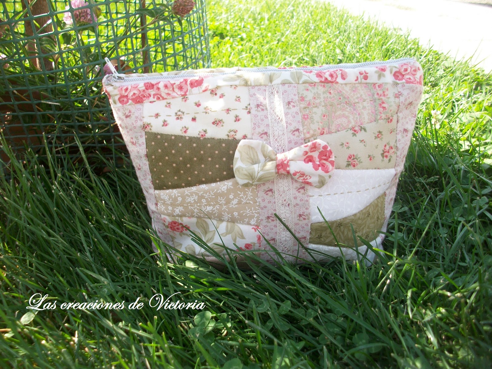 Las creaciones de Victoria: Neceser de patchwork para la piscina o ...