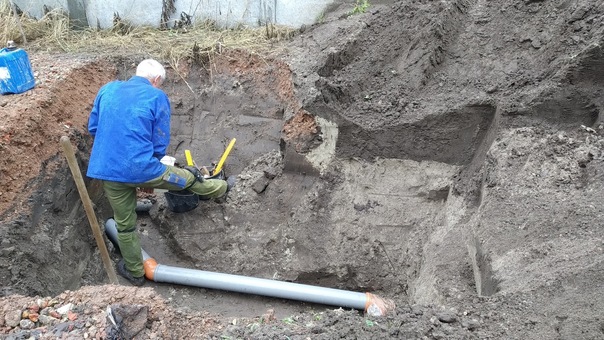 vdbeke.be: zinkput koppelen, AWW, regenwaterafvoeren, besproeiing ...