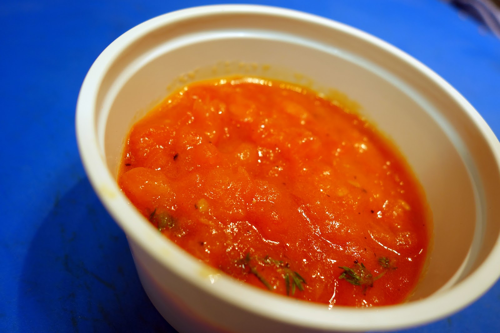 Buñuelos de bacalao con salsa de tomate concassé, una tapa fácil y ...